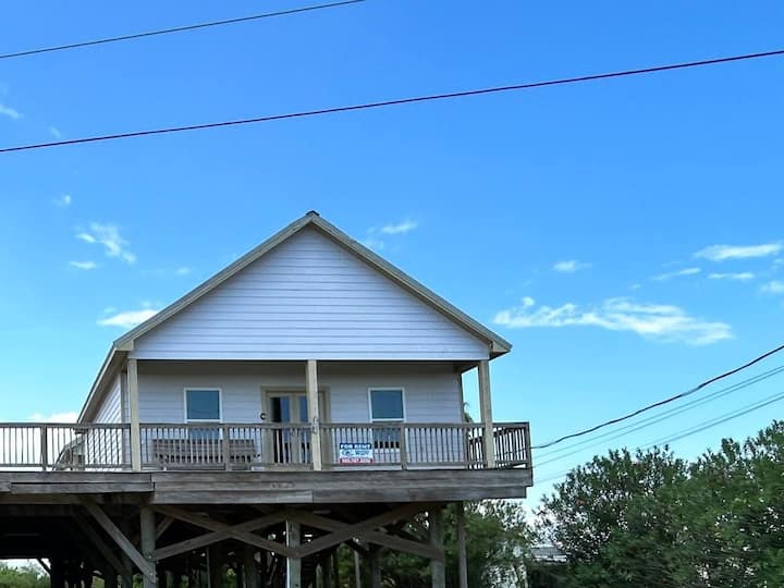 Blue Water Villa C - Grand Isle, LA