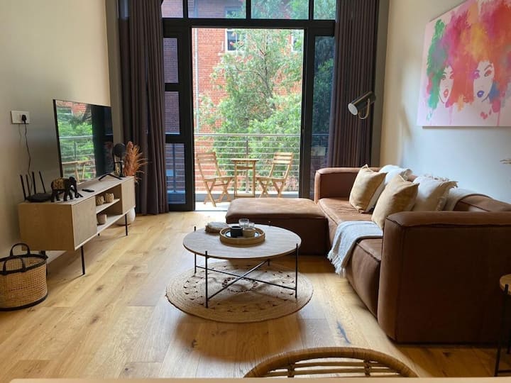 Retro Chic 1 Bedroom Condo With Rooftop Pool - Camps Bay