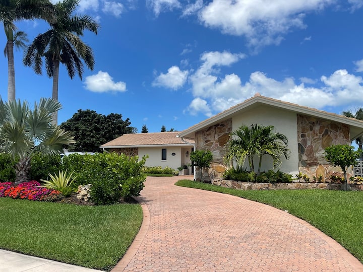 1362 Bayport Ave - Marco Island, FL