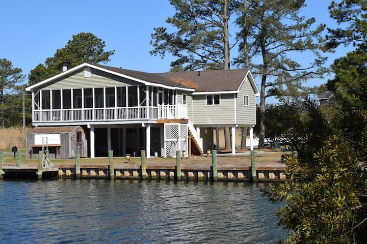 Tiki Time - Canal Front W/tiki Bar - Chincoteague, VA