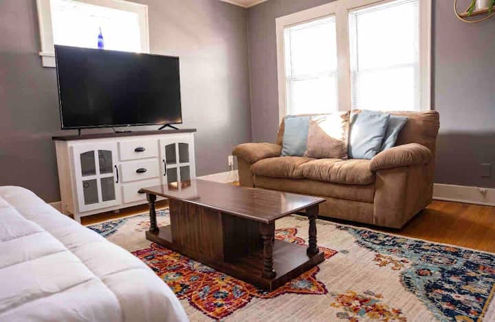 Charming Location Near Universities & Hospital - Albany, NY
