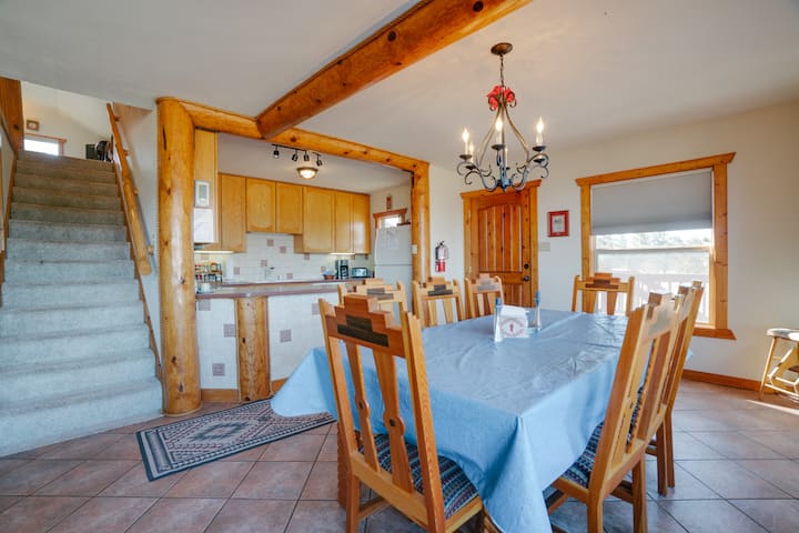 Home With Sweeping Views Of The Moreno Valley - Angel Fire, NM