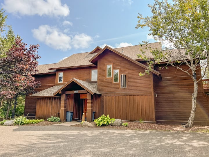 Poplar River Condos At Lutsen 581-583 Full Floor - Lutsen, MN