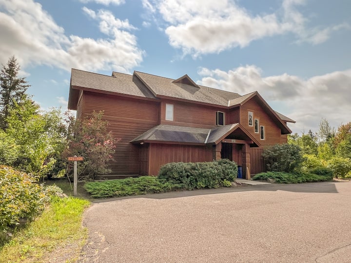 Poplar River Condos At Lutsen 621-623 Full Floor - Lutsen, MN