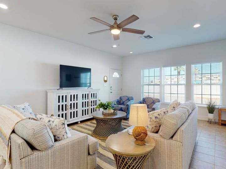 Bh211 Shared Pool And Golf Cart Accessible - Port Aransas, TX