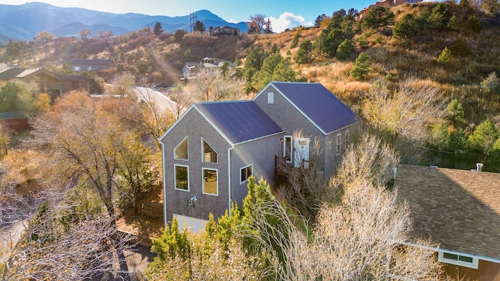 Red Rocks Retreat/hot Tub/mtn Views/mins To Trails - Manitou Springs, CO