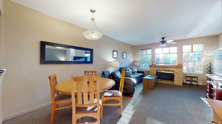 Tyndall Stone, 1 Bedroom, Sleeps 4, Just Steps From The Action! - Whistler