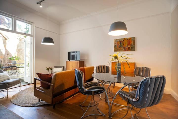 Large Courtyard Trendy East City - Cape Town