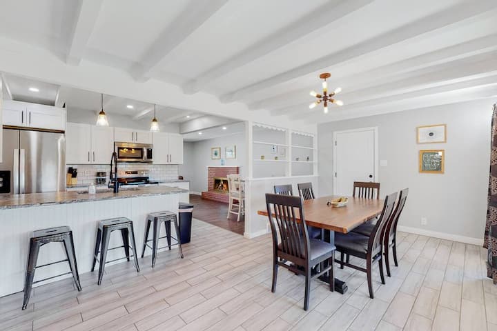 Comfortable Family Home In Beautiful Neighborhood - Englewood, CO