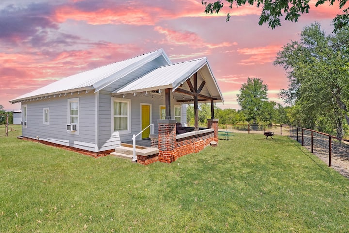 The Trailway House- Equestrian Friendly - Cool, TX