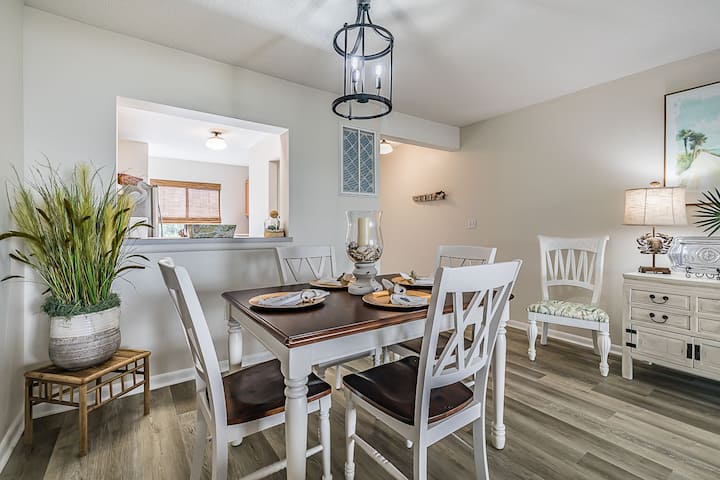 First Floor Villa - Steps To Beach And Pools! - Harbor Island, SC