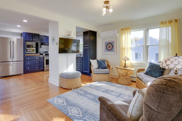 Cozy Historic Wakefield Home Close To Beaches - South Kingstown, RI