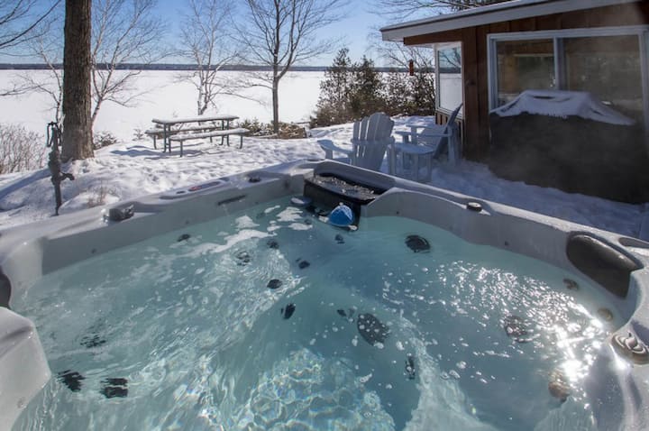 Cottage W/great Views, Laundry, Dw, Hot Tub & Ac! - Kawartha Lakes
