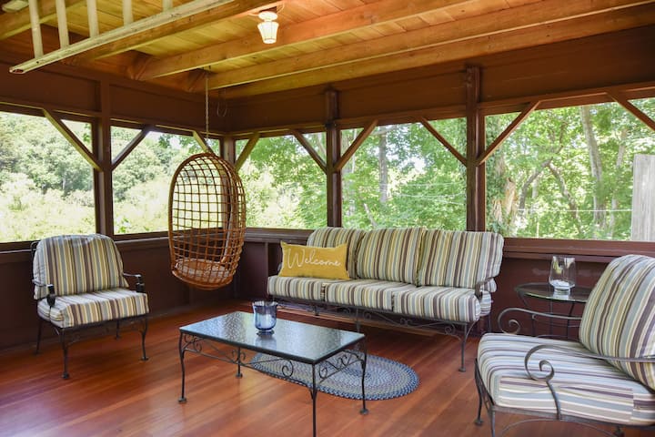 Private Downtown Wellfleet Location! - Wellfleet, MA