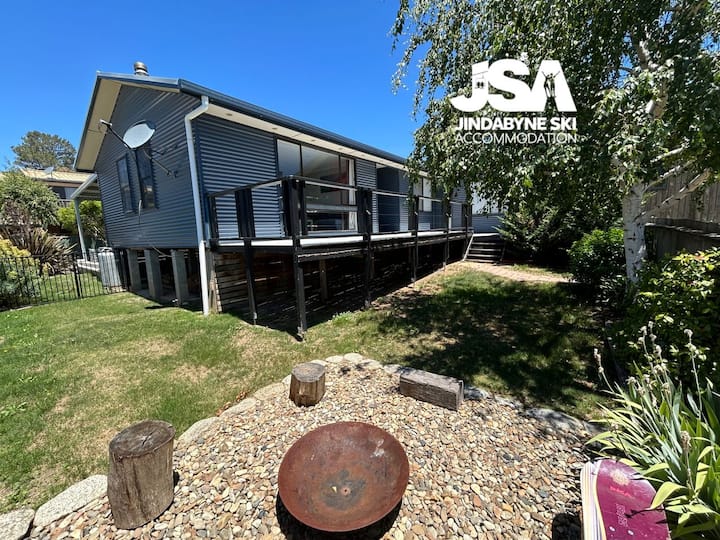 Mountain Air - Covered Parking & Storage For Toys - Kosciuszko National Park