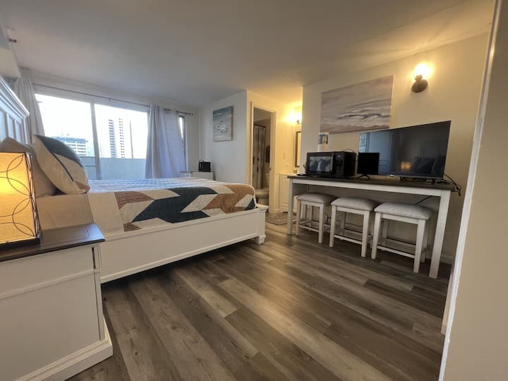 Amazing Location & Taxes/fees Included! - Honolulu, HI