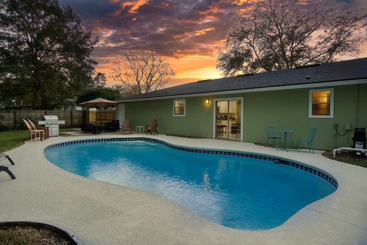 ~Executive Pad_sleeps 12_heated Pool & Boardroom~ - Jacksonville, FL