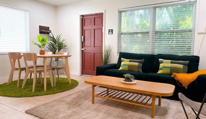 Cozy Garden Bungalow - Pets/parking/beach - Fort Lauderdale, FL