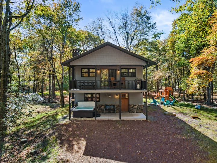 Hot Tub | Game Room | 6 Bedroom | Fire Pit - Pennsylvania