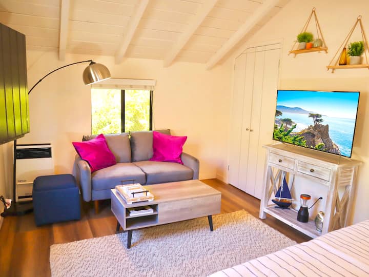 The Sunrise Loft For 2 In Carmel - Carmel-by-the-Sea, CA