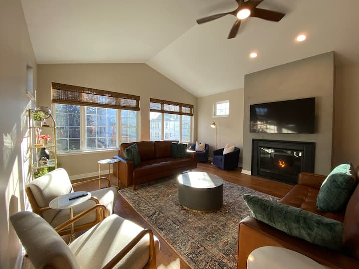 Modern Luxury | Steps To Brady St - Milwaukee, WI