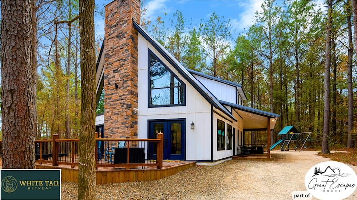 Winter Cabin Escape Family Fun Hot Tub Adventure - Broken Bow, OK