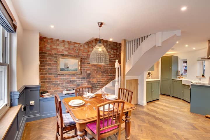 2 Bed In Woodbridge (Oc-zep) - Woodbridge