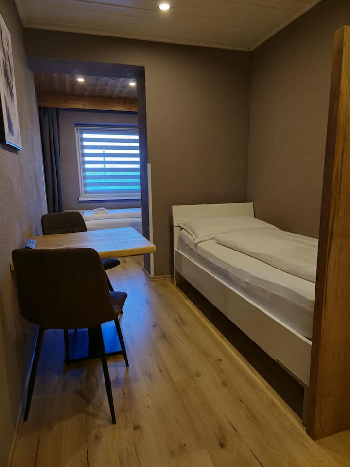 Art And Sporthotel Zimmer 19 Doppelzimmer Mit Bad - Innsbruck
