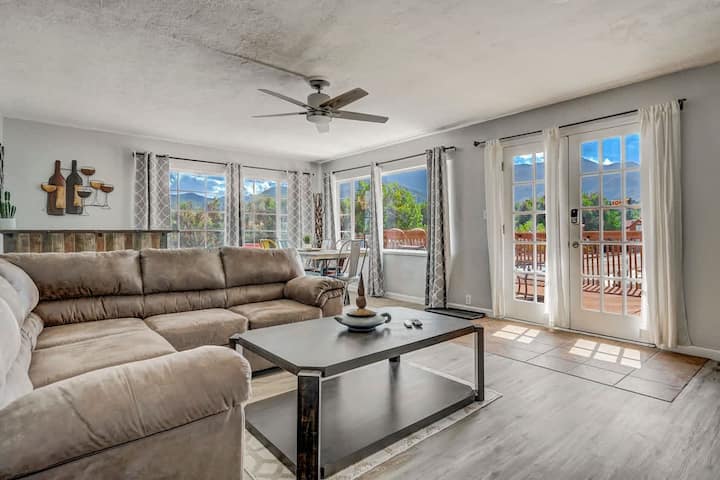 2bd Penthouse, Pet Friendly! - Colorado Springs, CO