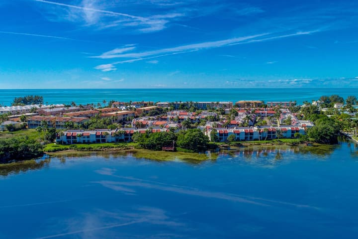 Anna Maria Island Runaway Tropical Dream - Bradenton Beach, FL