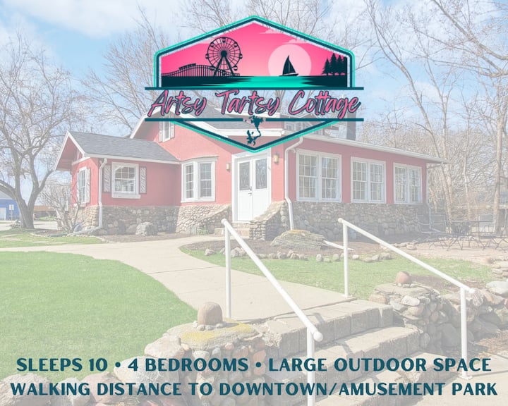 The Artsy Tartsy Cottage At The Lake - Okoboji, IA