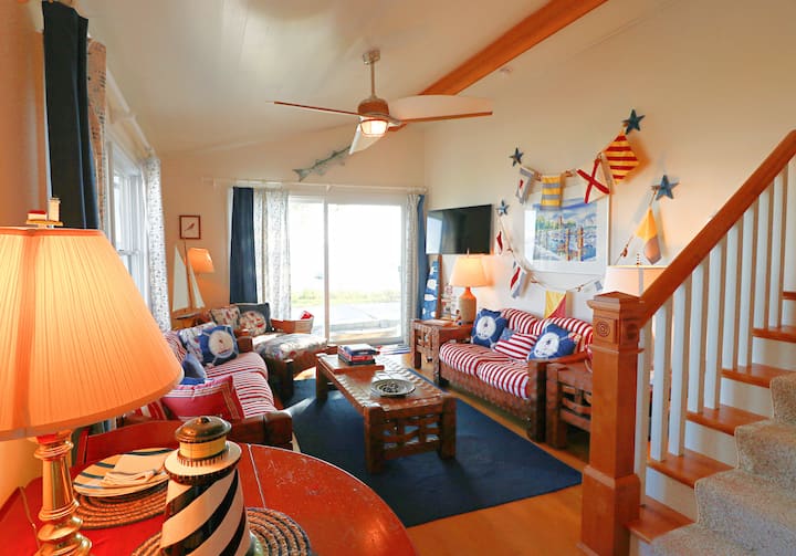 Mimi's Cottage/ Lake Front On Chautauqua Lake - Chautauqua Lake, NY