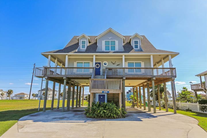 Cottage By The Sea | Pet Friendly, Covered Patio - Galveston