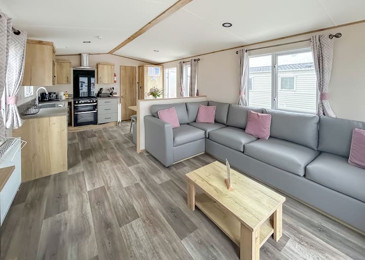 Platinum 2 - Weston-super-Mare