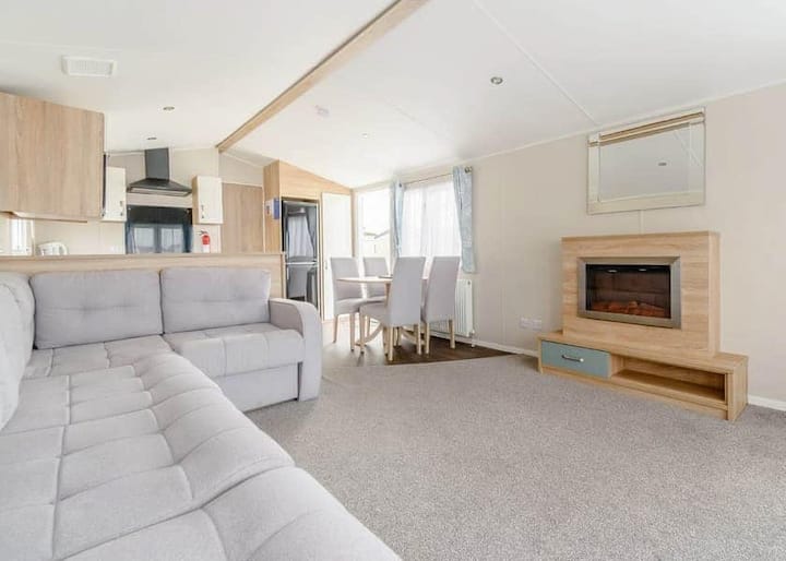 Gold 6 Caravan - Skegness