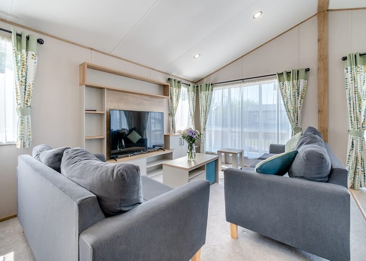 Platinum Lodge 8 - Skegness