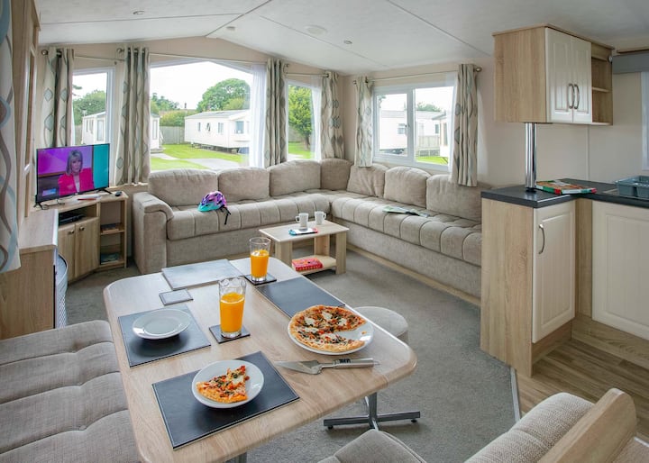 Prestige 3 (Pet) - Hornsea