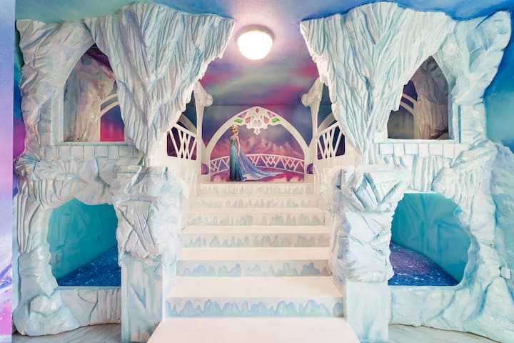 Grand 8br Villa By Disney | Pool And Games Room - Kissimmee, FL