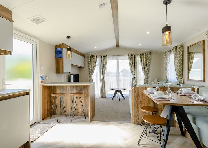 Gold 6 Caravan (Pet) - Skegness