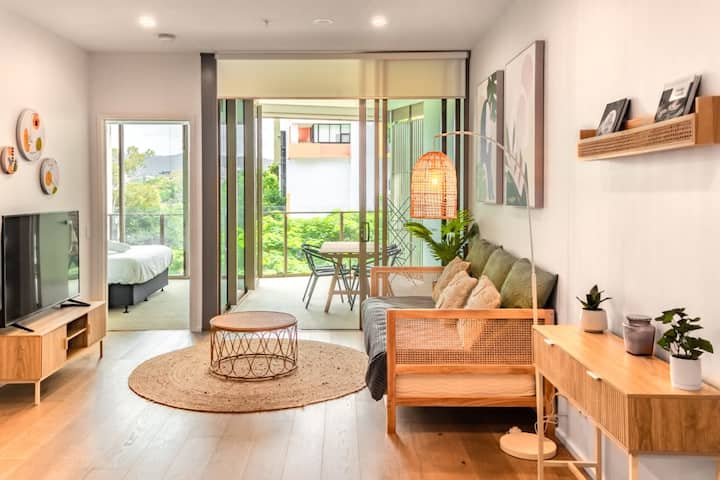 Walk To River, Cute Designer 2br Apt In West End - Brisbane