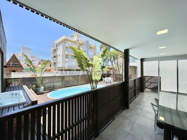025 - Residential With Pool And Jacuzzi In Bombas - Pôrto Belo