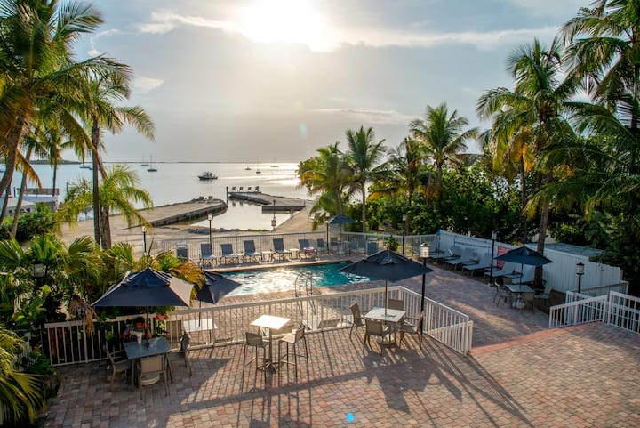 2 Units Perfect For Groups! Outdoor Pool! - Key Largo