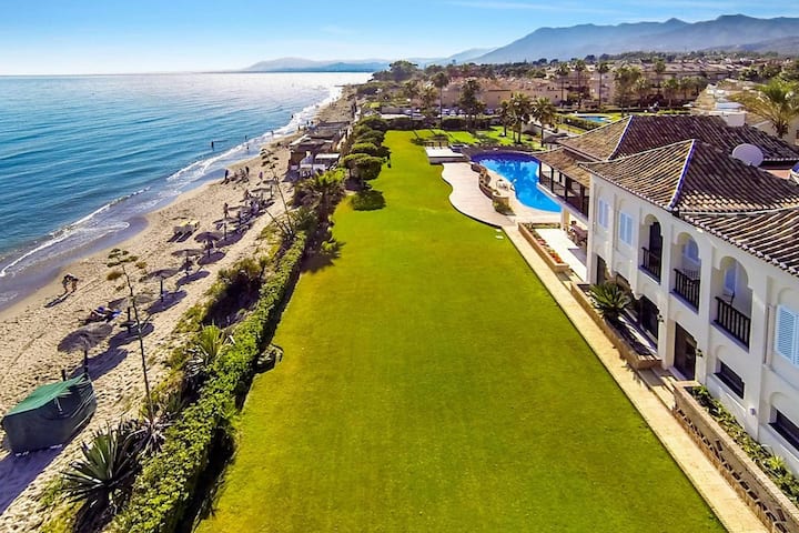 Beachfront Villa Marbella 7 Bedrooms Private Pool - Marbella