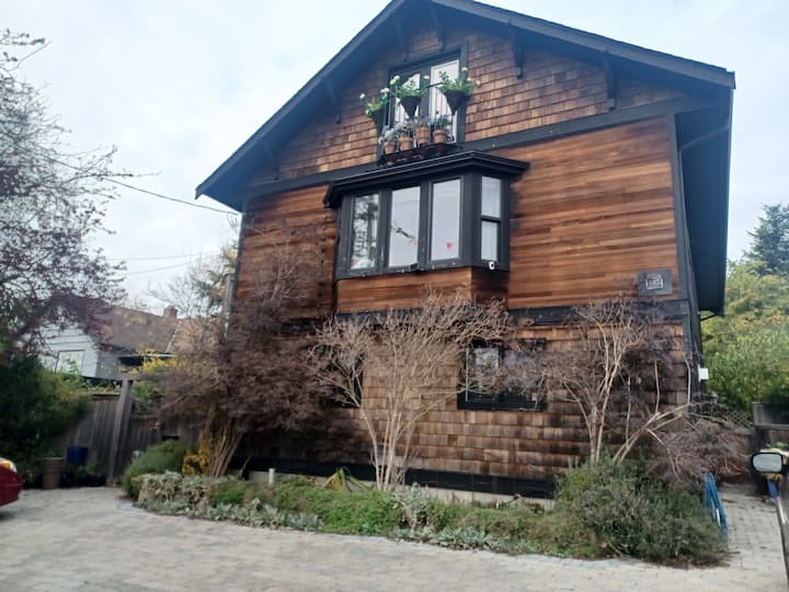 #141 Dunsmuir Rd Great 2 Bed Suite Close To Town - Langford