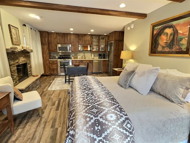 Stylish Studio Condo Pair - 301/302 - Taos Ski Valley, NM