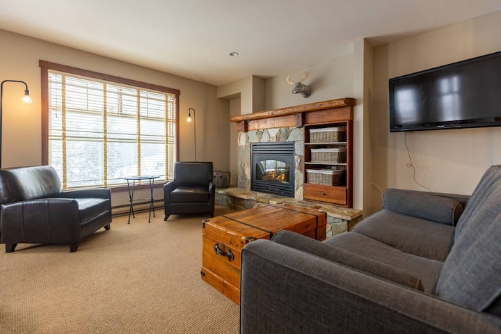 Ski In / Out L Cozy 1 Bedroom - Fernie