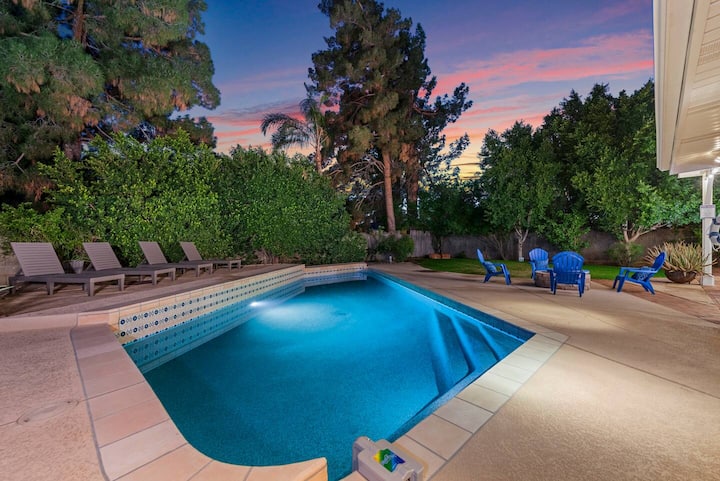 Privacy And Peaceful With Your Own Heated Pool! - Phoenix