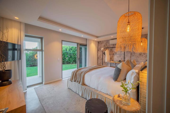 Raaswater Surf Villa Apartment 1 - Jeffreys Bay