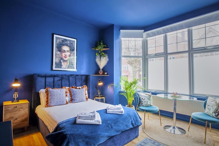 Stylish Blue Studio In London - Close To Metro - London