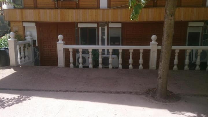 Camping La Playa - H. 10 Adultos - Baño Compartido - Logroño